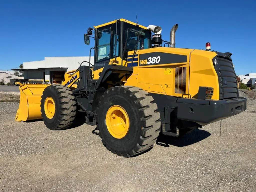 Komatsu WA380-7 - Darby Industrial LTD