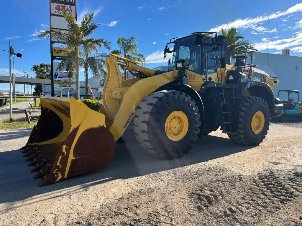 Komatsu WA500-8 - Darby Industrial LTD