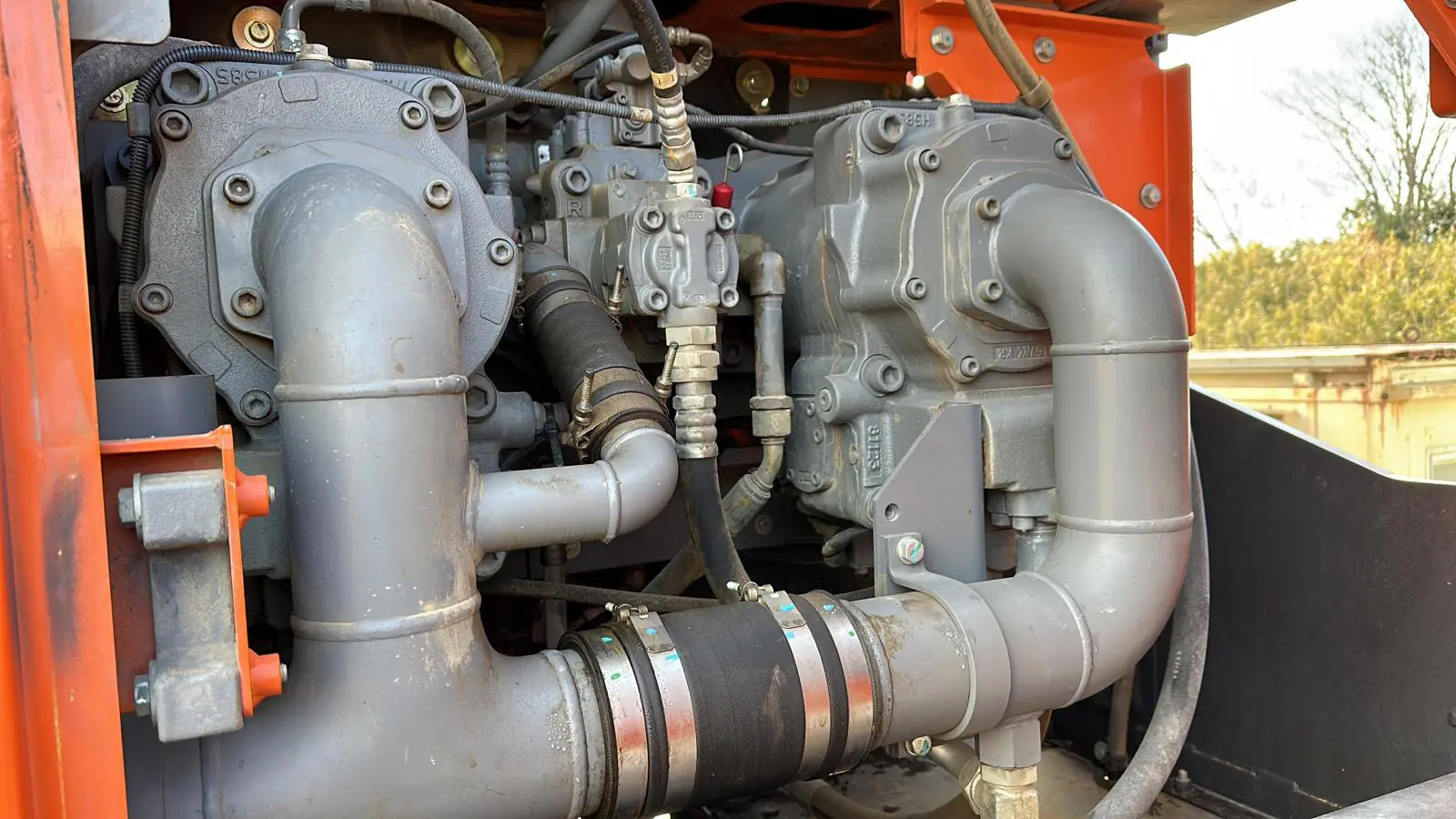 Hitachi ZX890 LCH- 6 - Darby Industrial LTD