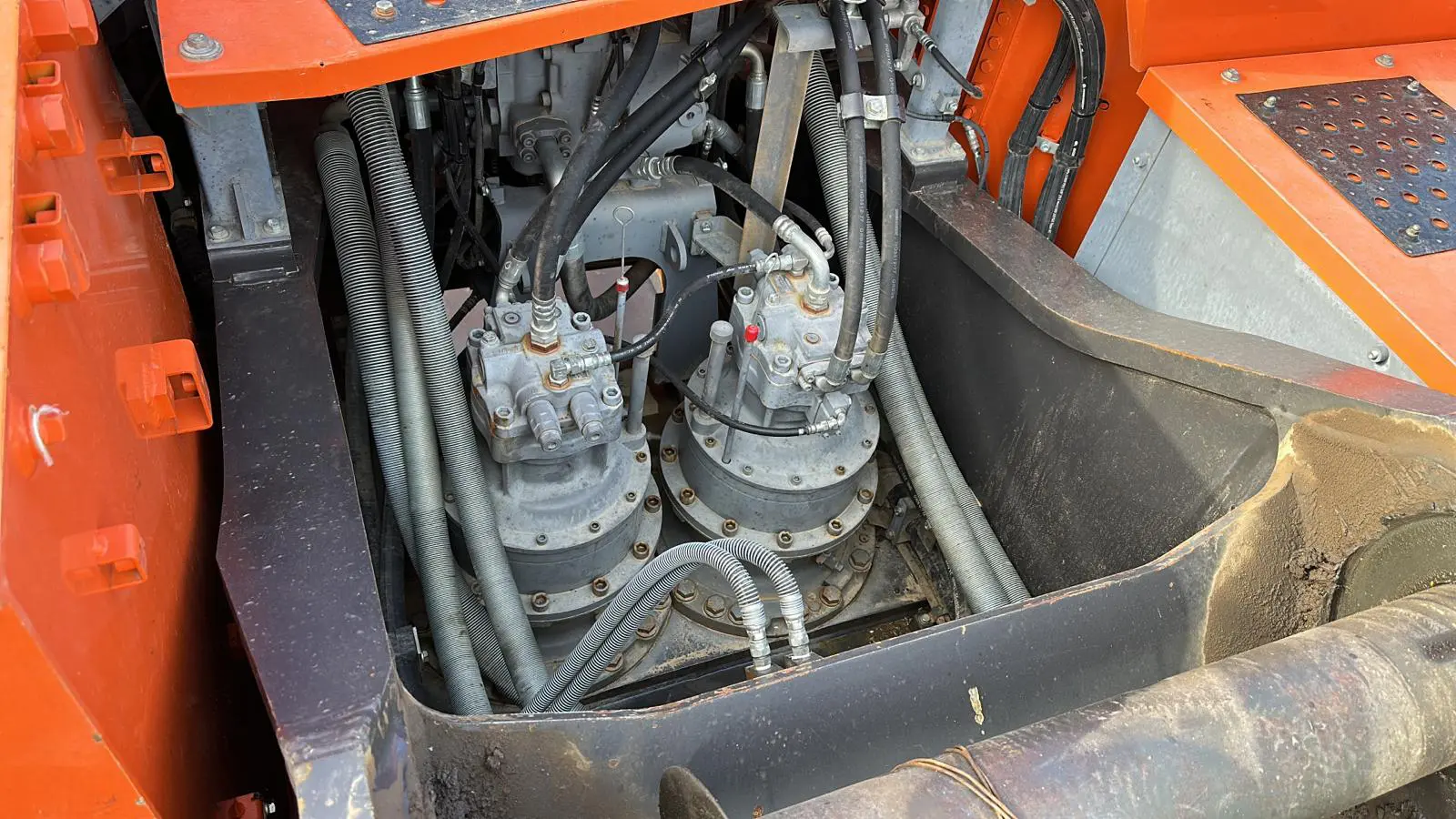 Hitachi ZX890 LCH- 6 - Darby Industrial LTD