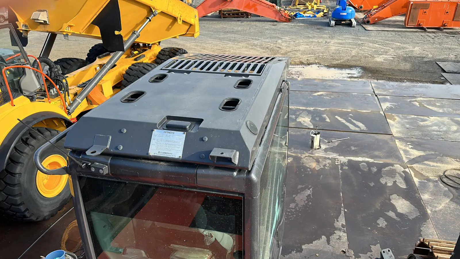 Hitachi ZX890 LCH- 6 - Darby Industrial LTD